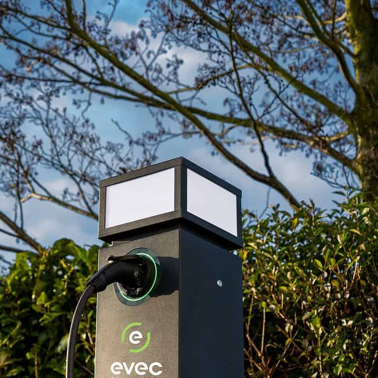 EVEC Pedestal 7.4kW single socket. ESP01 – UK EV Installers Shop