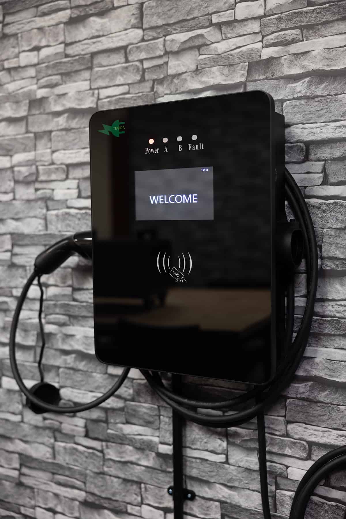 Tesida 3-Phase 32A Dual Outlet 11kW Tethered RFID Wall Box – UK EV ...