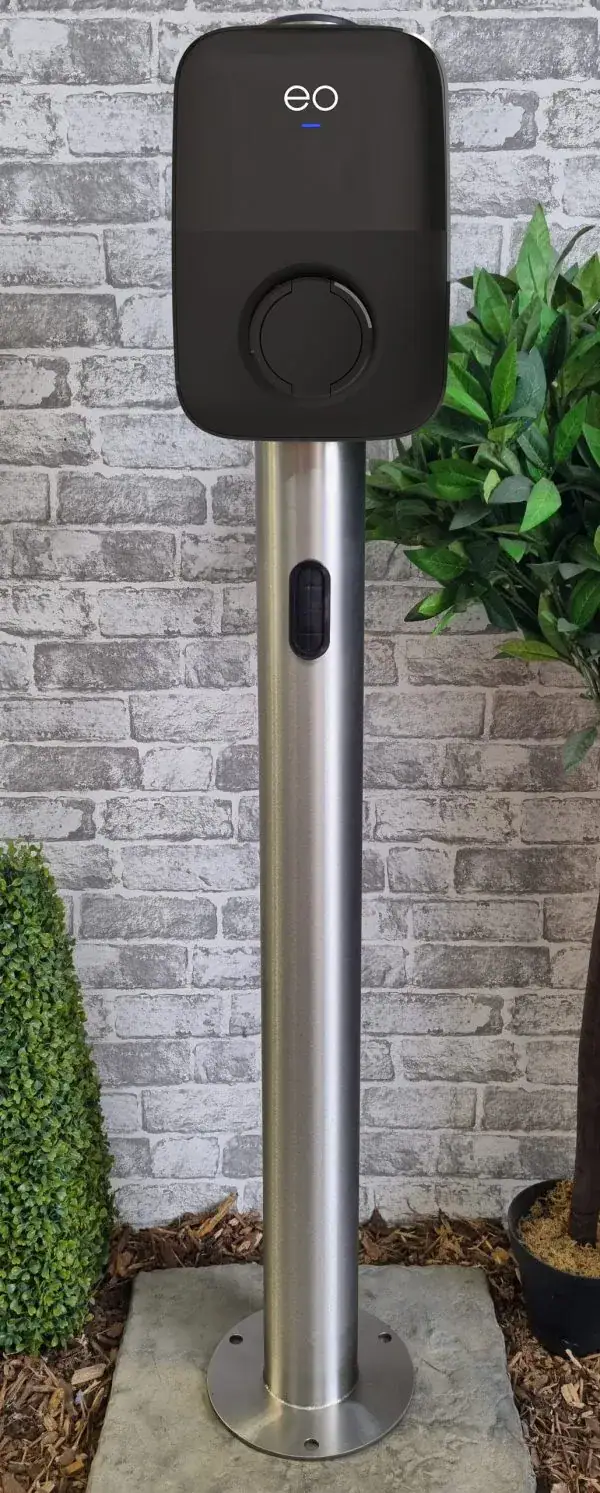 EO Genius 2 EV charger post/pedestal – cylinder with plinth mount – UK ...
